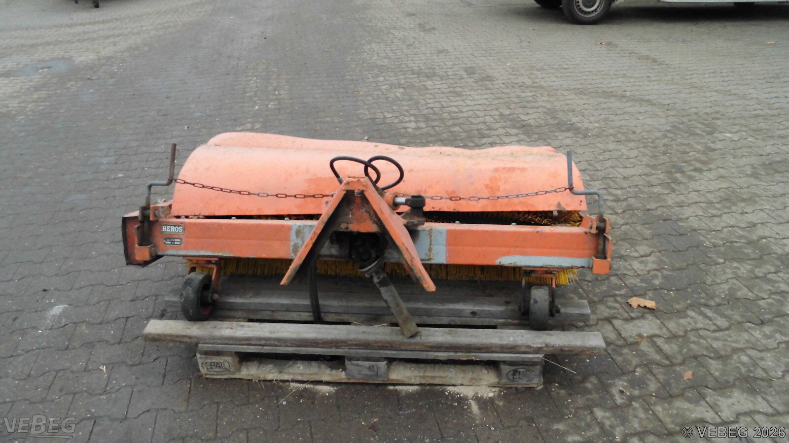 Kehrmaschine HEROS SM 150 | Auktion/Los 2660420.001 | VEBEG Live-Auktionen